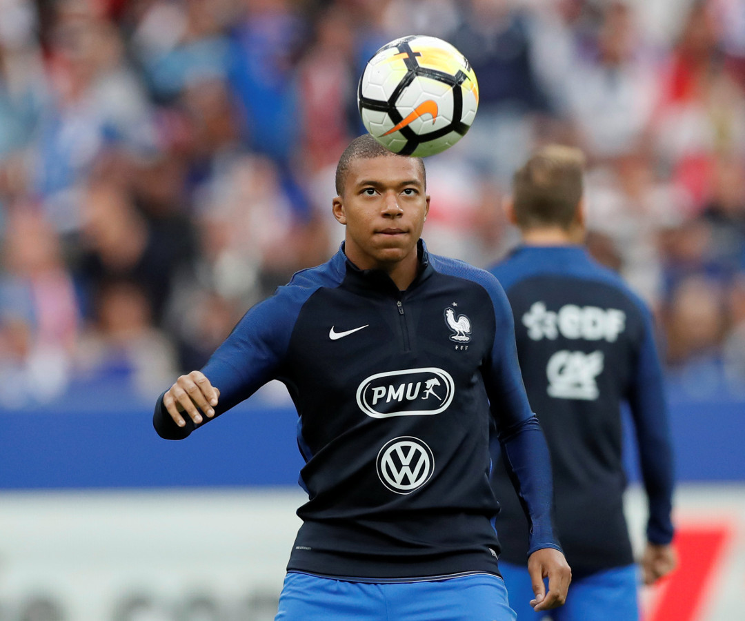 Francés Mbappe llega al Paris Saint Germain a préstamo desde el Mónaco
