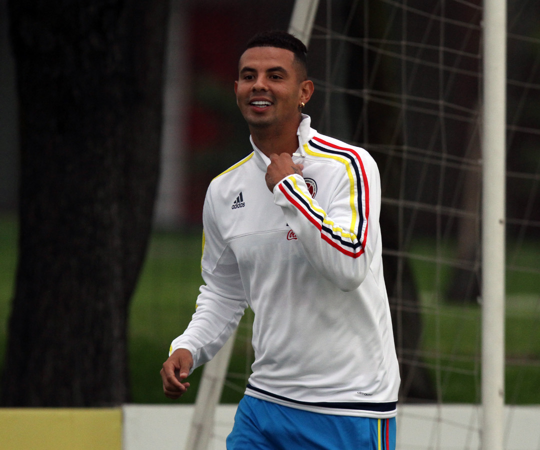 Edwin Cardona recibe sanción de cinco fechas pero podrá jugar el Mundial