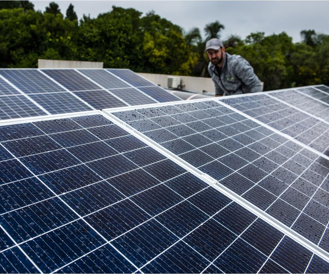 Los beneficios tributarios y menores costos dan impulso a los paneles ...