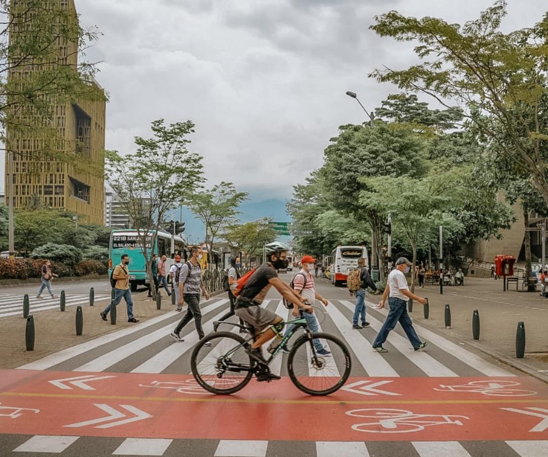 Ciclorrutas y Metro de la 80, entre los proyectos para una movilidad ...