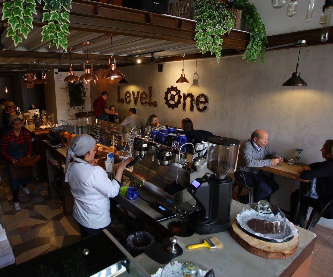 Conozca el bar que funciona cerca al Parque de la 93 donde puede tomar ...