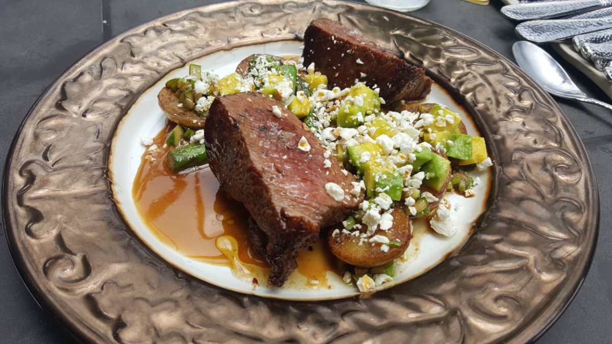 “Esperamos recibir a diario 100 clientes en Colosal”: Juan David Posada